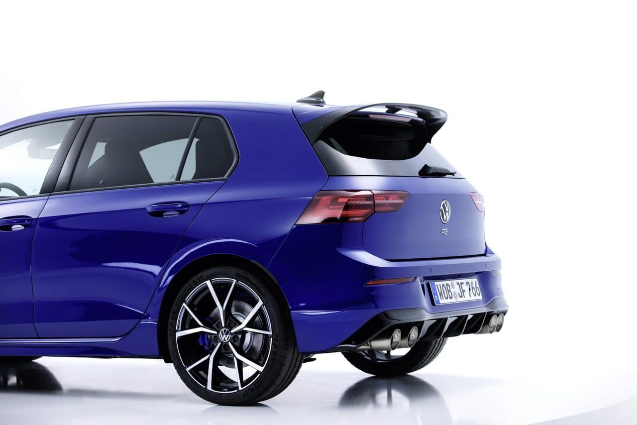 Nuova Volkswagen Golf R: prezzo, foto e caratteristiche